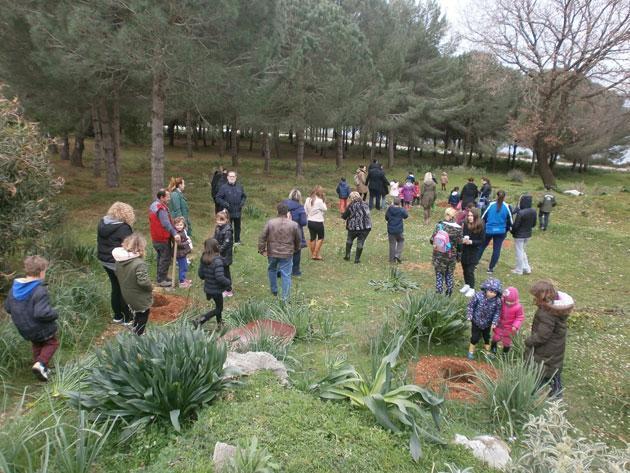 'Υιοθετώ ένα δέντρο' - Δεντροφύτευση από το 6ο Νηπιαγωγείο Πρέβεζας